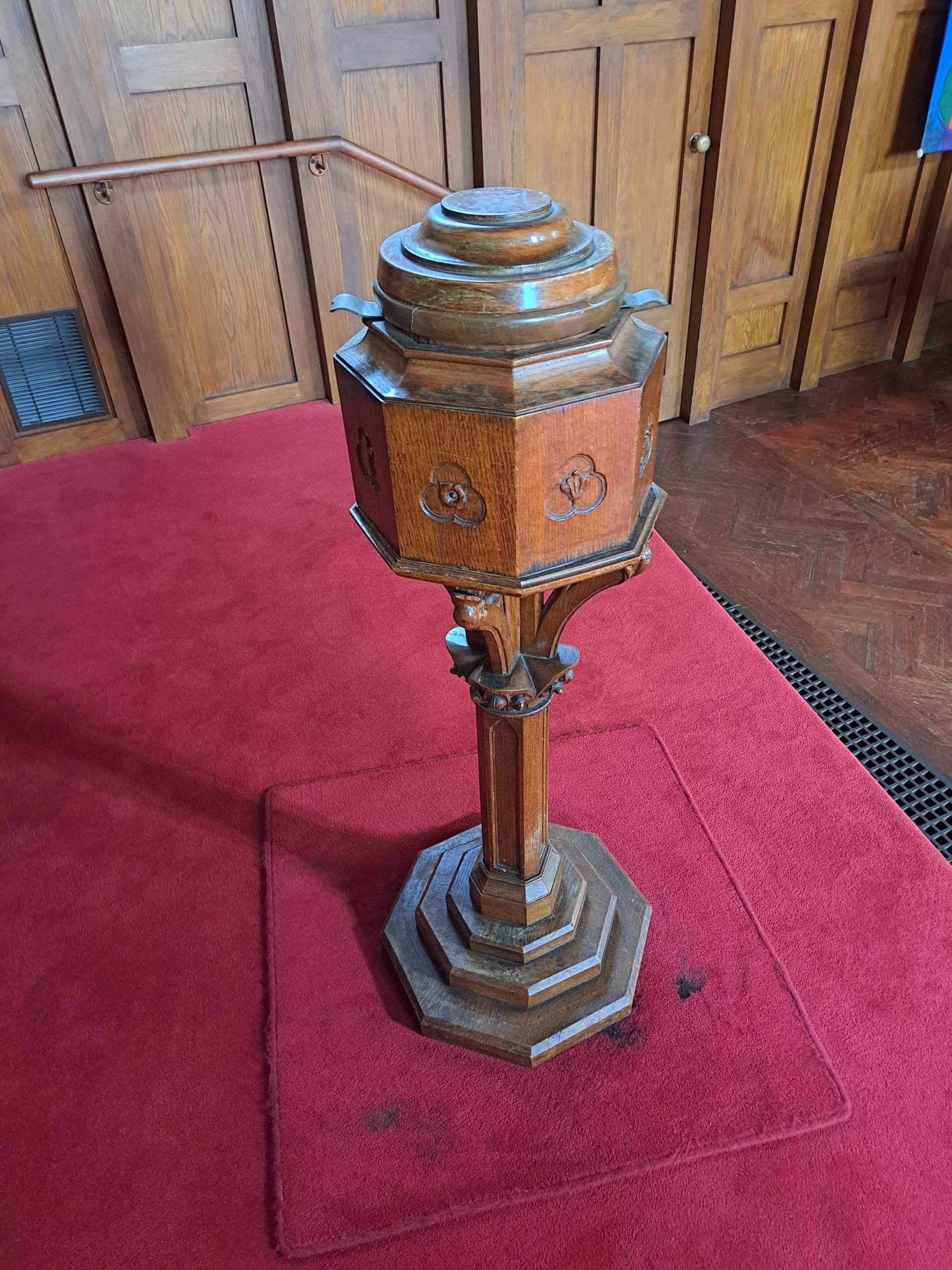A gallery of Methodist baptismal fonts | New contributions | My ...