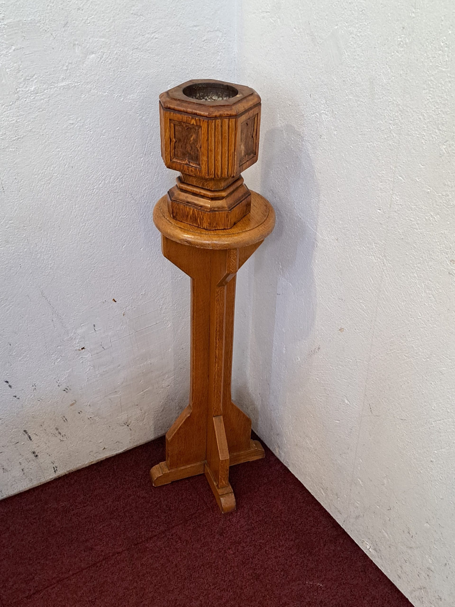 A gallery of Methodist baptismal fonts | New contributions | My ...