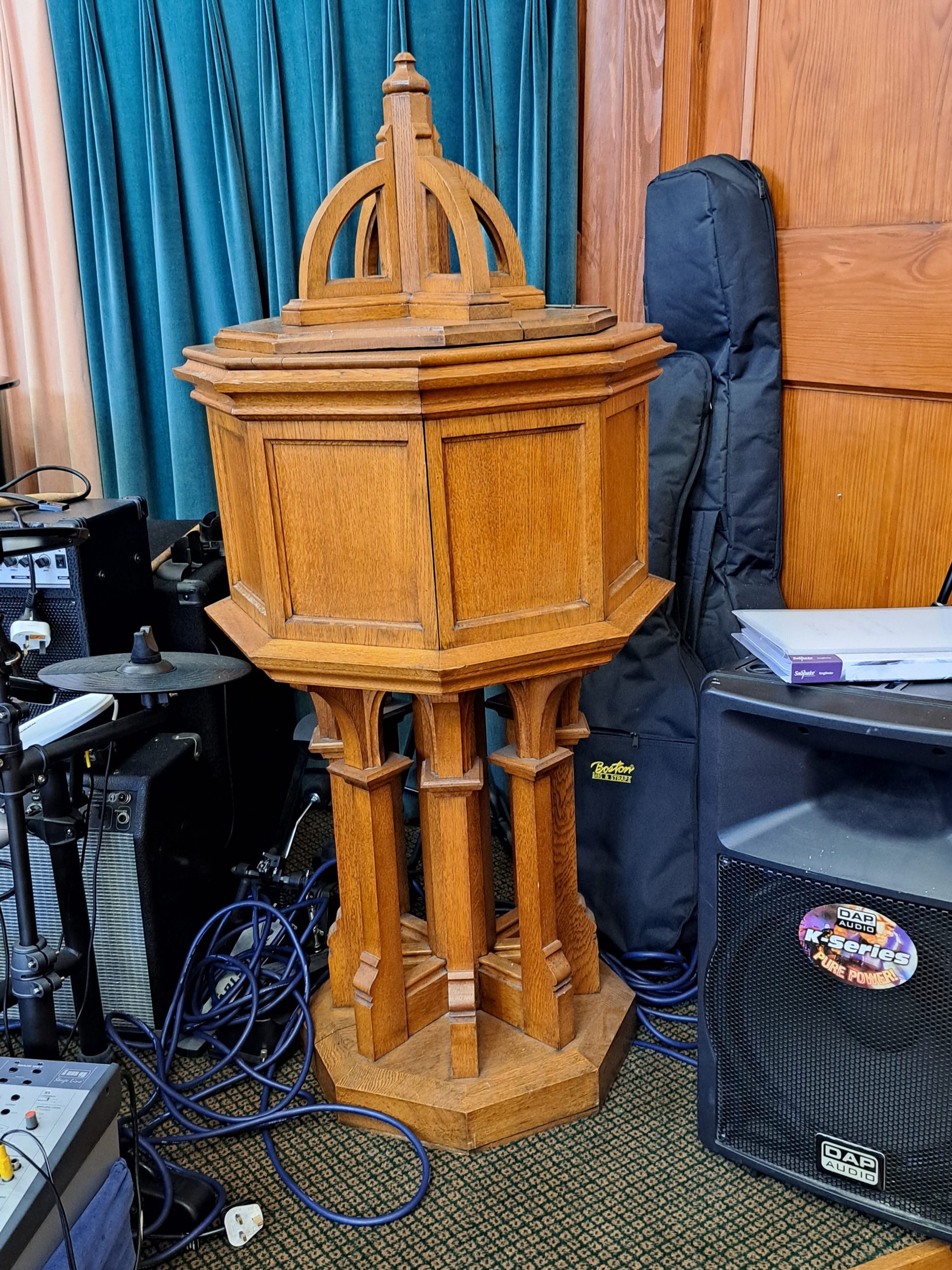 A gallery of Methodist baptismal fonts | New contributions | My ...